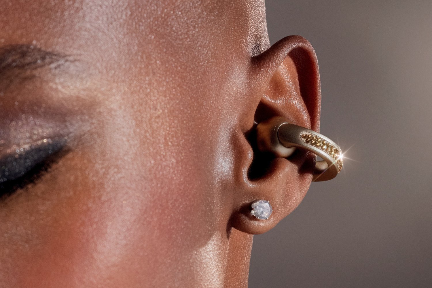 Motorola Moto Buds Loop Tanıtıldı: Özellikleri ve Detaylar - Çok Sosyal